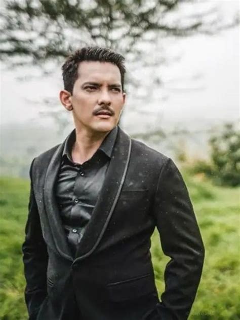 Aditya Narayan Takes Social Media Detox Deletes All His Posts From