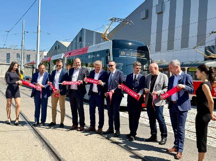Prague Tests Škoda 52t Tram With Passengers Railway Supply