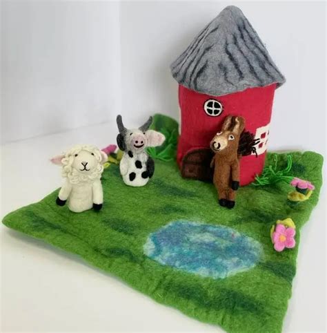 Finger Puppet Red Barn Playhouse Duck And The Dog