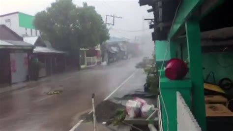 [국제]초강력 태풍 마와르 괌 강타 항공편 결항 이어져 Ytn