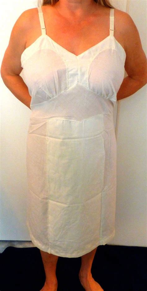 Elegant Stone Wear Vintage White Cottony Soft Embroidered Full Slip 44