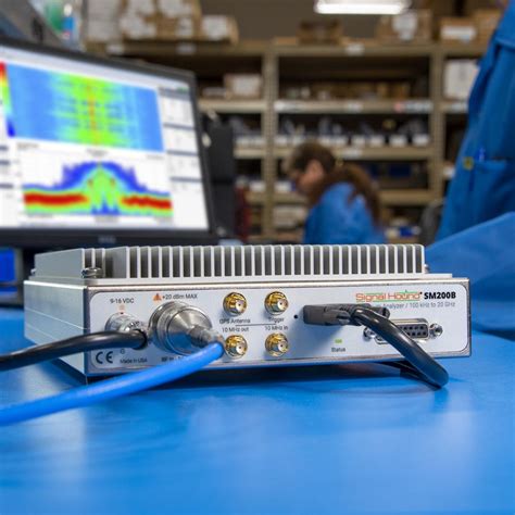Sm200b — 20 Ghz Real Time Spectrum Analyzer Signal Hound