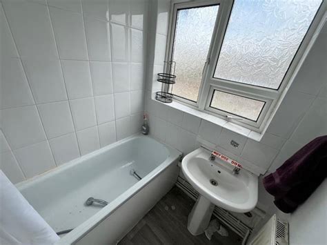 029 Auction 30th July 2024 270 Yeading Lane Hayes Middlesex Ub4 9ax Barnard Marcus