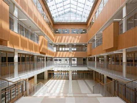 일본 학교건축의 변천을 통해 살펴본 미래 학교공간의 변화