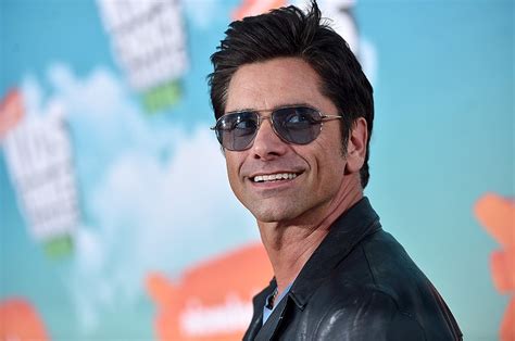John Stamos Has A Weird Stomach In His Shirtless Selfie PHOTO