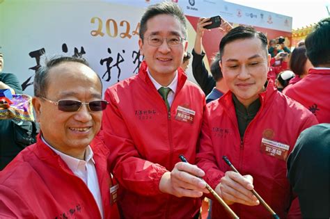 龍獅節｜128條金龍尖沙咀元旦巡遊 中小學童體驗傳統文化 星島日報