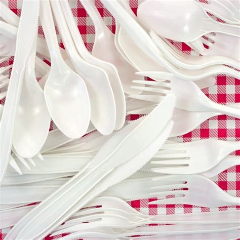 Hong Kong Ban On Throwaway Plastic Tableware To Come Into Force On