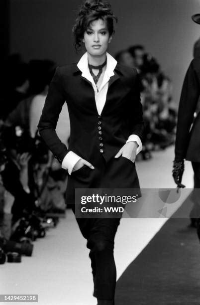 6587 Yasmeen Ghauri Photos And High Res Pictures Getty Images