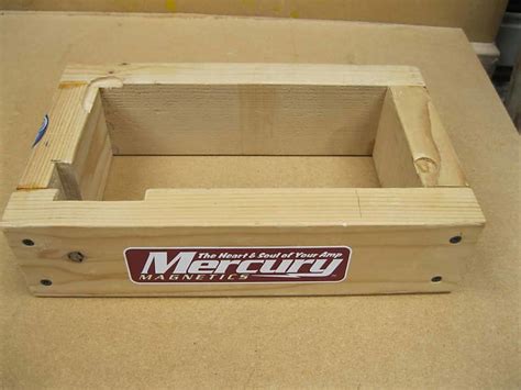 Amplifier Chassis Holder Small Reverb