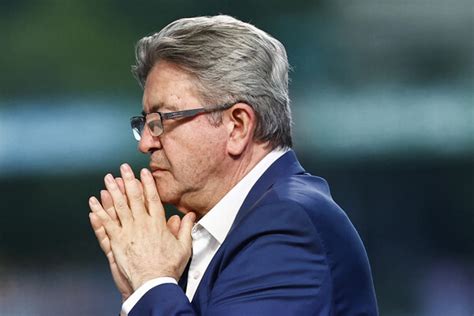 프랑스 좌파 중도 공화주의 연대로 극우 정부 출범 막았다