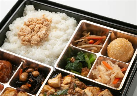 本格麻婆豆腐と8種のお惣菜ご膳 1080円｜中華バル風 くるめし弁当