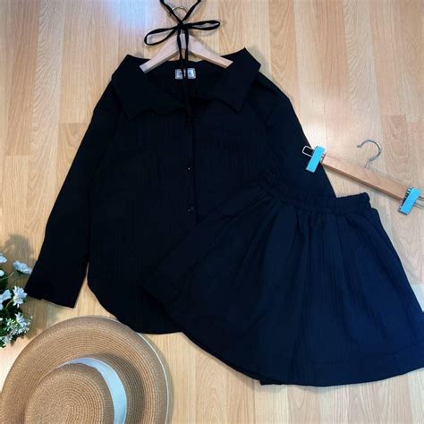 Pretty Ladies Shop 👗👗set 2 ชิ้น เสื้อแขนทรงเย็บอกจีบ สม๊อกแผ่นหลัง ดึงยางไหล่แขน กางเกงขายาว