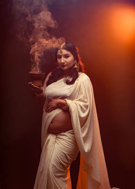 Pin By A N K I T A On Maternity Shoot Dresses Maternity Photography Poses Pregnancy Pics