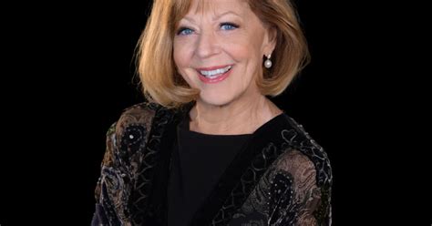 Lill Lindfors återvänder Till Maxim För En Oförglömlig Brasiliansk