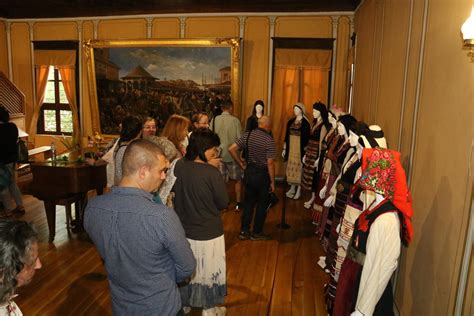 Автентични български носии РЕГИОНАЛЕН ЕТНОГРАФСКИ МУЗЕЙ ПЛОВДИВ