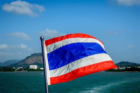 ธงไตรรงค์ ความเป็นมาก่อนจะมาเป็นธงสัญลักษณ์ของประเทศไทย