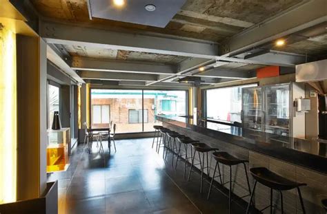노출콘크리트에 금속 느낌을 더한 모던빈티지 요리주점 인테리어 마포구 연남동