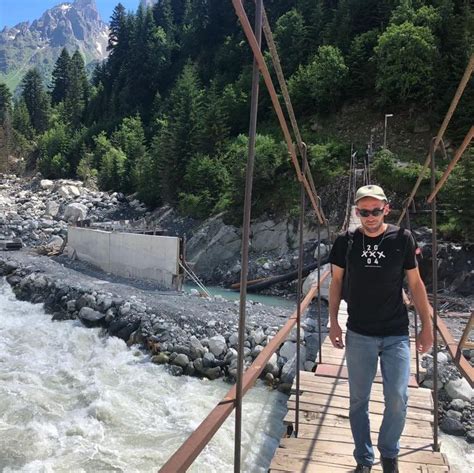 Rustavi 2 • რუსთავი 2 შუშანა ბებო სრულიად შემთხვევით წყაროსთან შევნიშნე ხელში სპილენძის