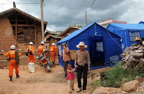 云南姚安地震灾区群众住进帐篷 基本生活得到保障