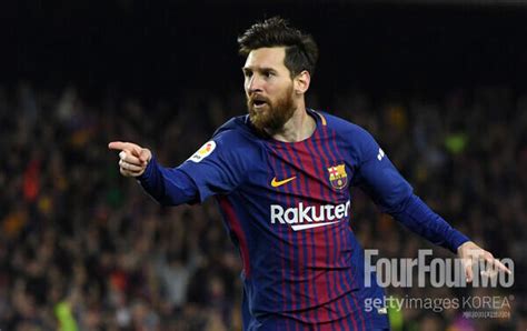 바르셀로나 축구의 신 神 리오넬 메시 복귀 전격 추진 새 구장에서 함께 하자