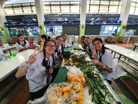 สาวงาม โรงเรียนสตรีวัดมหาพฤฒาราม ในพระบรมราชินูปถัมภ์ Facebook