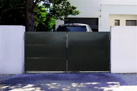Cancello Battente In Ferro 3m Nali 300b140 Nero Lucido Leroy Merlin