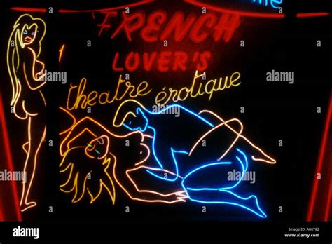 La publicité d un night club Paris sexe sexy sexshop sexfilm prostitution bar light sexologie