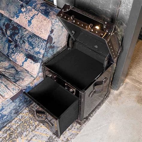 Тумба сундук Ampleforth Lamp Table Small Timothy Oulton Home Concept