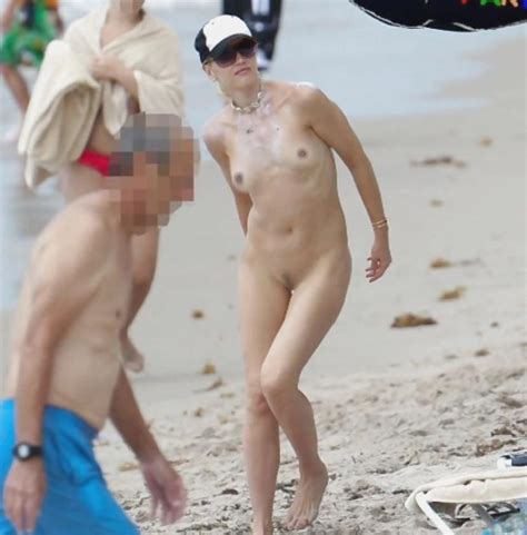 Gwen Stefani Nude Photos And Videos Celeb Masta