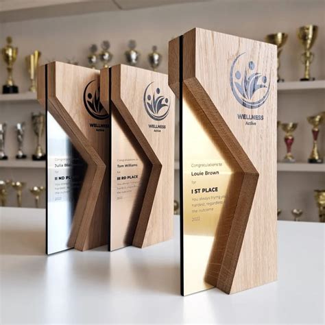 Pin By Mubashir Khan On Quick Saves Handmade Trophies Acrylic Trophy