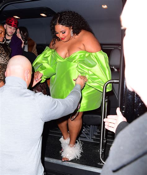 Lizzo Flashes A Ton Of Cleavage After Making Her Debut On Saturday