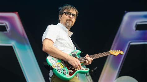 Por Que O Nome De Rivers Cuomo Weezer Tem Tudo A Ver Com Brasil