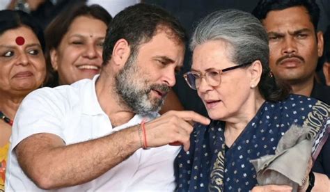 Энэтхэгийн сөрөг хүчний удирдагч Рахул болон Сониа Ганди нарыг авлигын