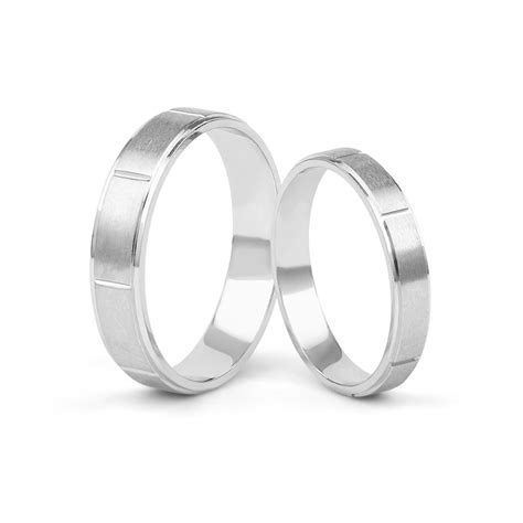 Curve Slash Platinum Band For Her Candere By Kalyan Jewellers