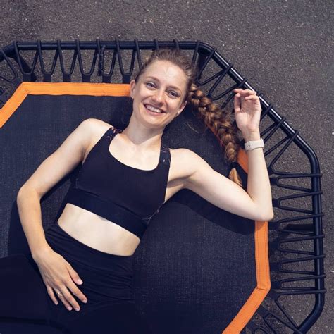 5 причин зробити лазерну епіляцію саме зараз 👇 Забудеш про щоденне гоління Абсолютна гладкість