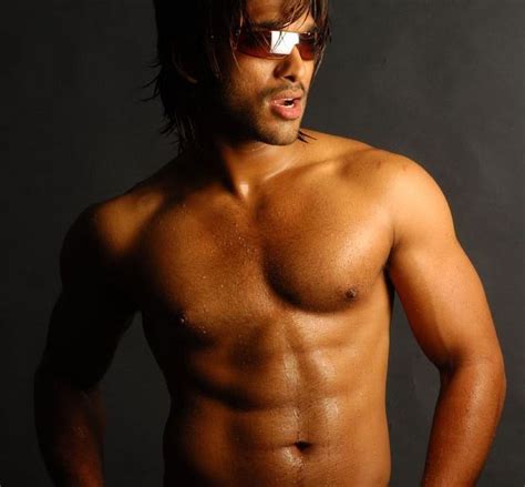 Terra Nova Blogs Allu Arjun Six Pack Photos