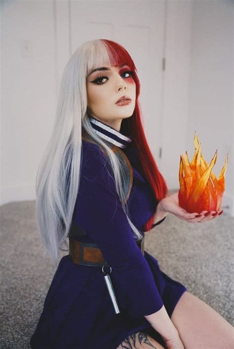 My Hero Academia Cosplayer Turns Up The Heat As Fiery Female Shoto