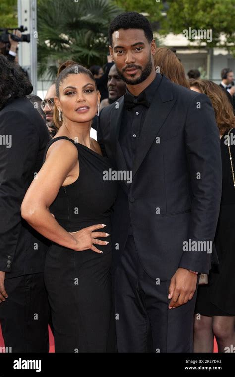 Nawell Madani Qui Est Son Compagnon Qui A Fait Le Buzz Sur Off