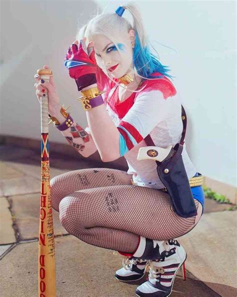 This Gorgeous And Twisted Harley Quinn Cosplayer Looks Just Like Margot