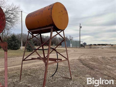 300 Gal Fuel Tank And Stand Agriculture Bigiron
