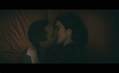 Britne Oldford Rachel Weisz Lesbian Scene In Dead Ringers Aznude