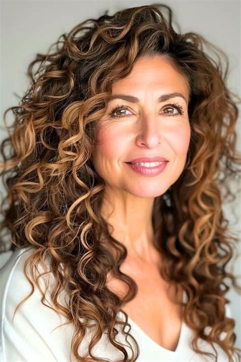 32 Fabulous Curly Hairstyles For Women Over 60 Artofit