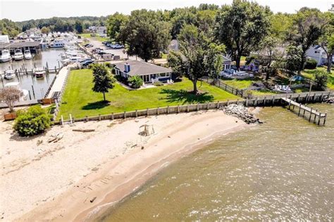 Private Beach And Bay Views At One Level Home Houses For Rent In Stevensville Maryland