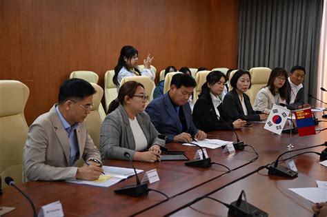 Улаанбаатар хотын Нийтийн төв номын сан Пусан хотын номын сантай хамтын ажиллагааны санамж бичиг