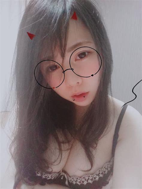 パイパン成人女子が顔出しでむっちりした裸のスジま こくぱあ自撮り みんくちゃんねる