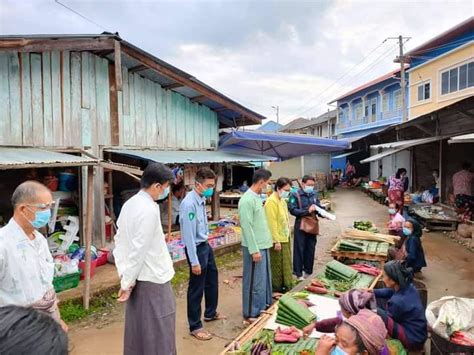 မိုင်းယောင်းမြို့မဈေးအတွင်း ကိုဗစ် ၁၉ ရောဂါ ကြိုတင်ကာကွယ်ရေးအတွက် နှာခေါင်းစည်း Mask တပ်ဆင