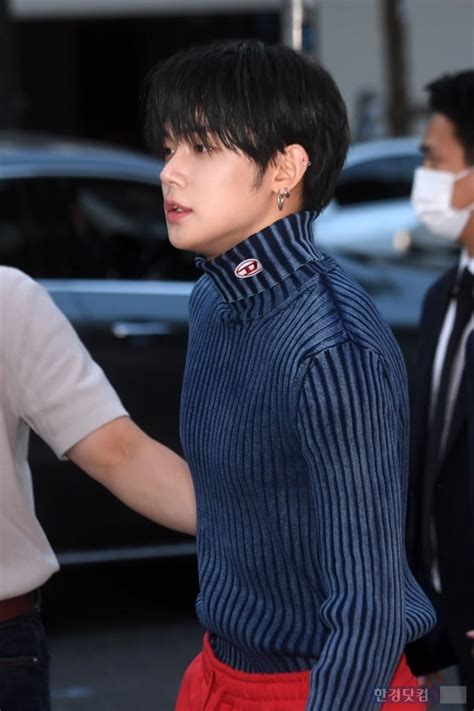 투모로우바이투게더 연준 누가 봐도 아이돌 비주얼 한국경제