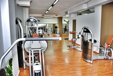 ფიტნეს ცენტრი ფიტნეს ჰოლი თბილისშიrelax Ge ზე