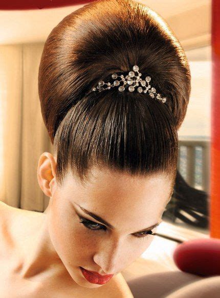 Прически с гребнем оригинальные варианты и советы стилистов Wedding Hairstyles Hair