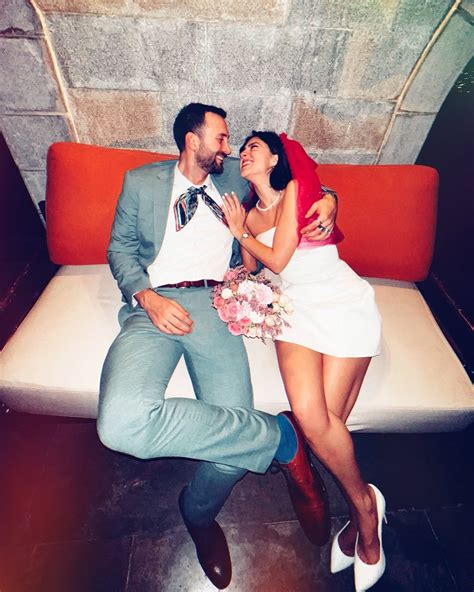 الممثلة اللبنانية ستيفاني عطا الله تُعلن خطوبتها بأسلوب فريد مجلة هي